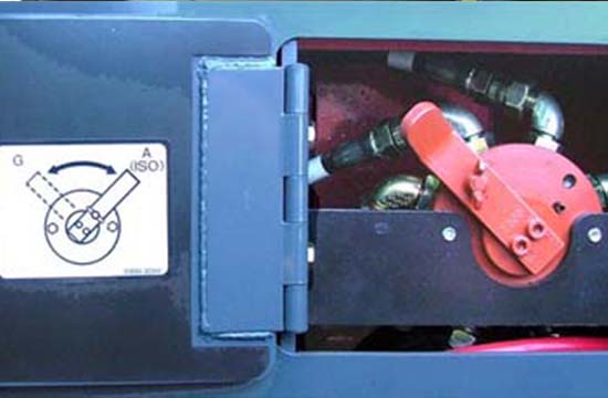 TB250-Control-Pattern-Change-Valve-cs - Takeuchi US